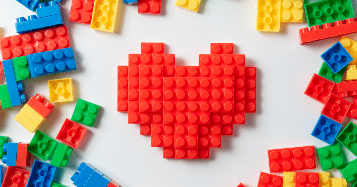 does Lego strengthen fine motor skills